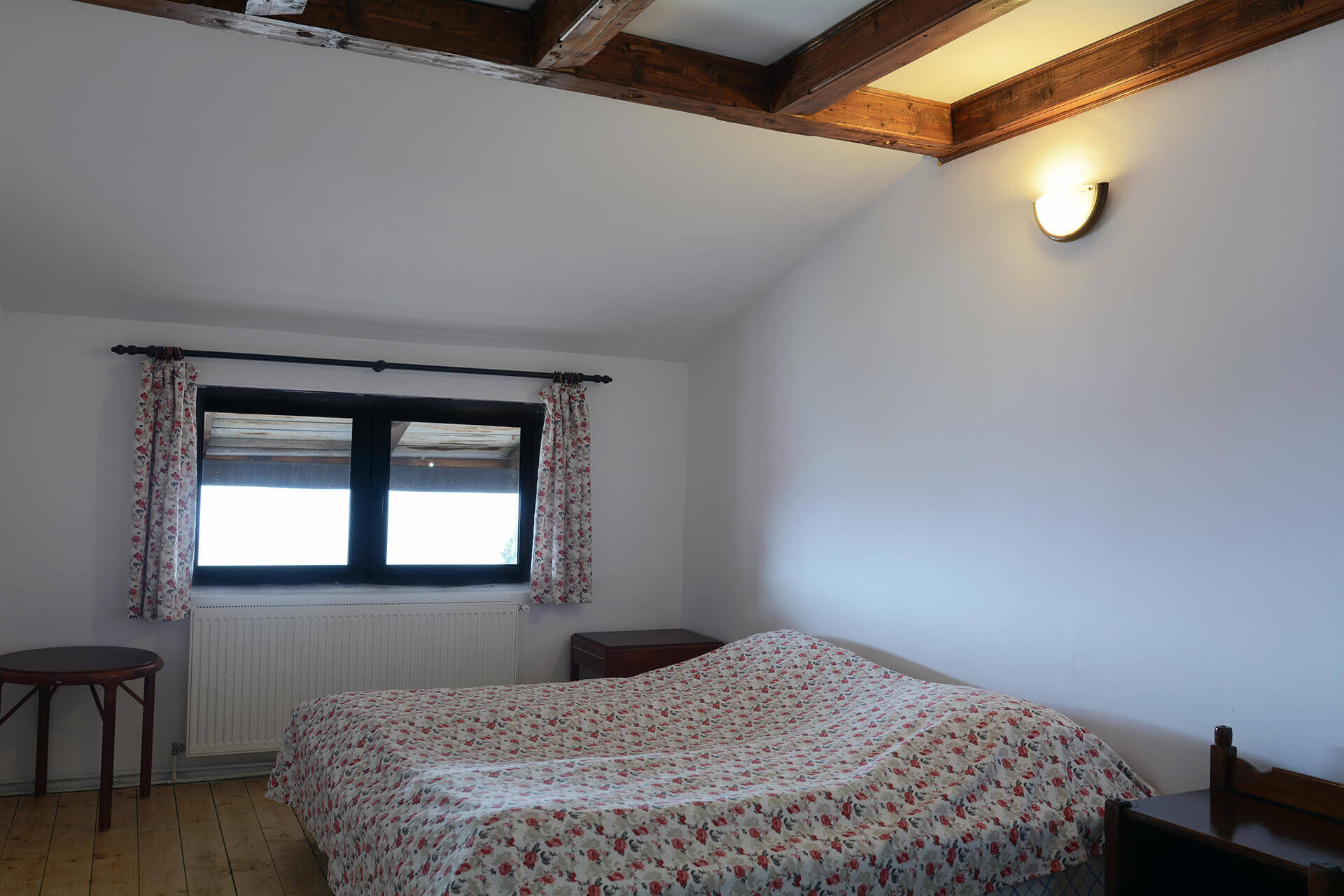 Open image in lightbox: Interior-cabana-Pisici Open image in lightbox ...